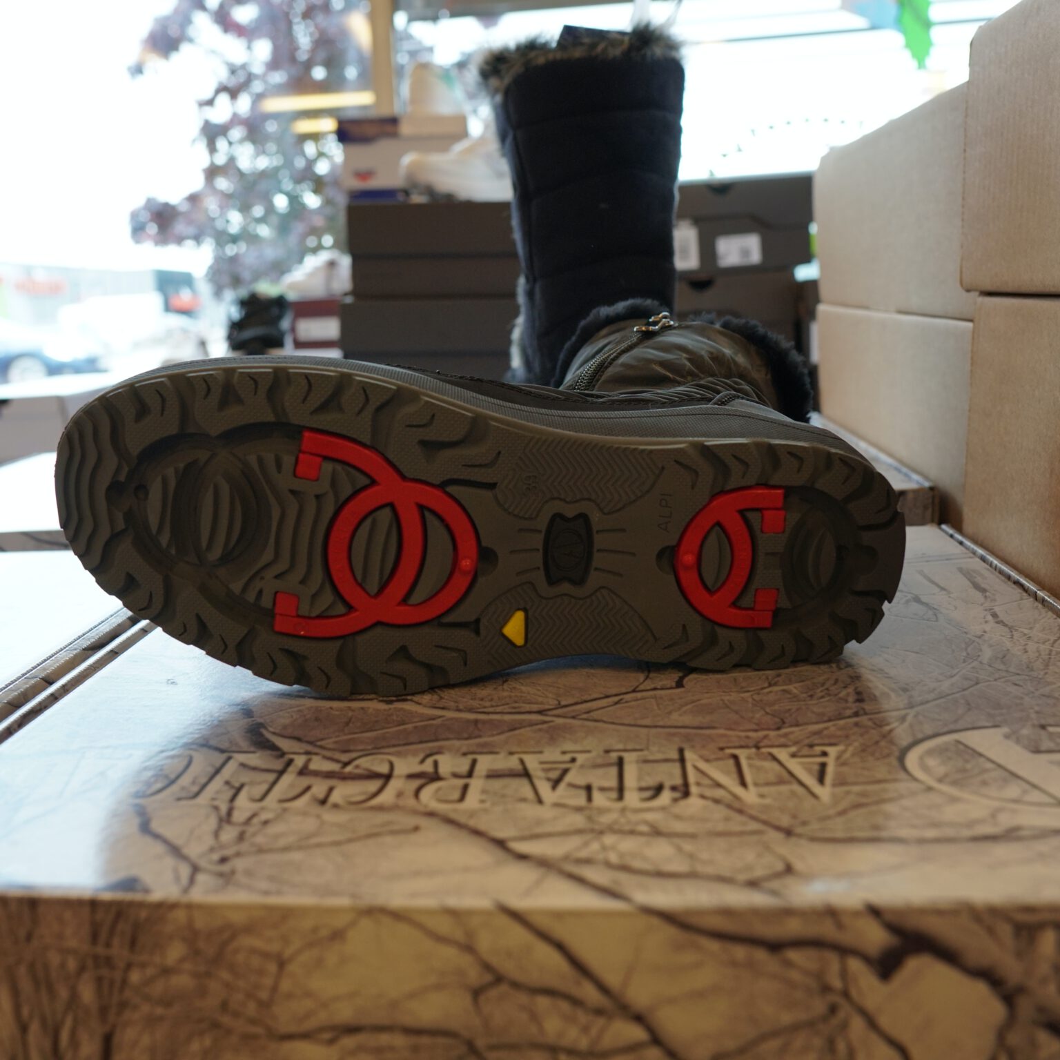 Sko med vendbare pigger til lagerpris! - Skolageret